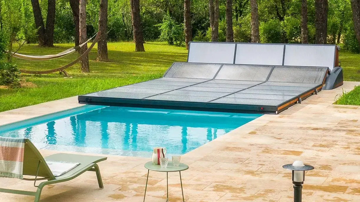 Pool Enclosures – D8 Metals